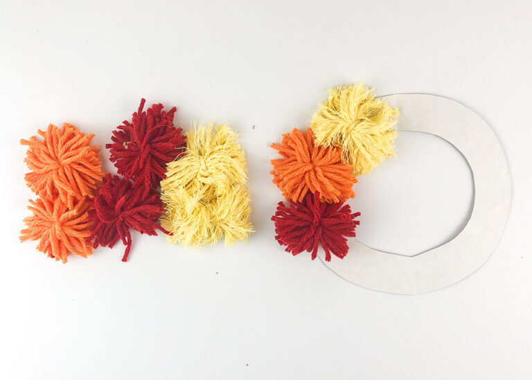 DIY Adorable Yarn Wreath Thanksgiving Turkey Craft for Kids (+ Template)