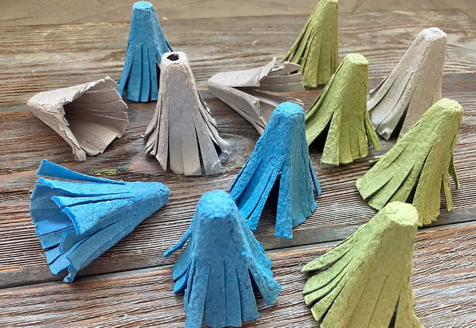 Adorable Easy 3-Step Egg Carton Christmas Trees Craft for Kids