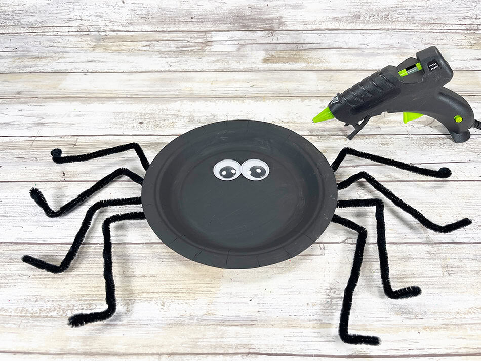 Adorable Friendly Paper Plate Spider Craft & Spider Web for Kids