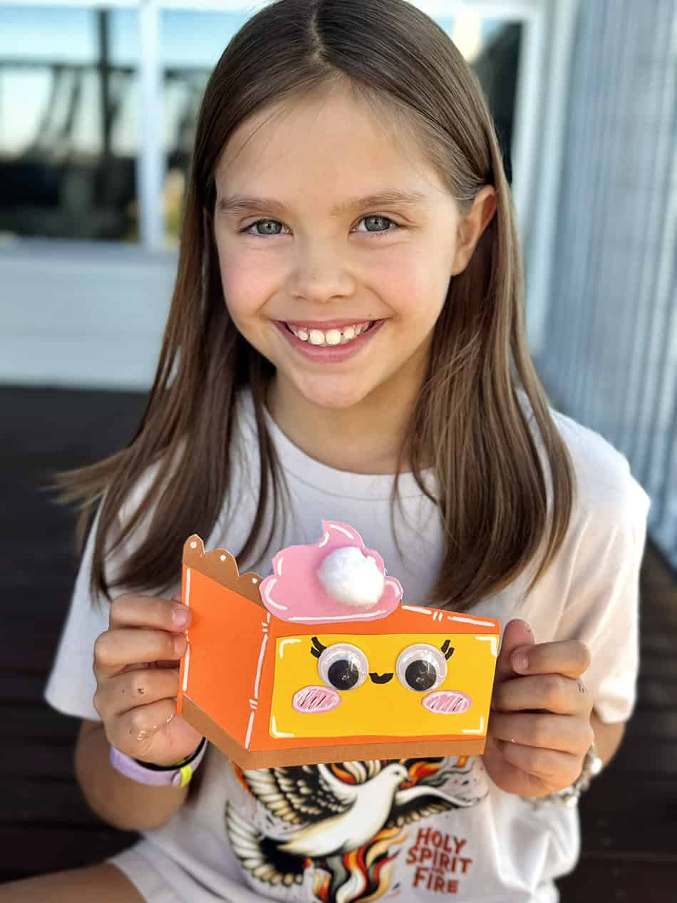 How to make a Googly-Eyed Paper Pumpkin Pie Cutie Craft for Kids this Fall