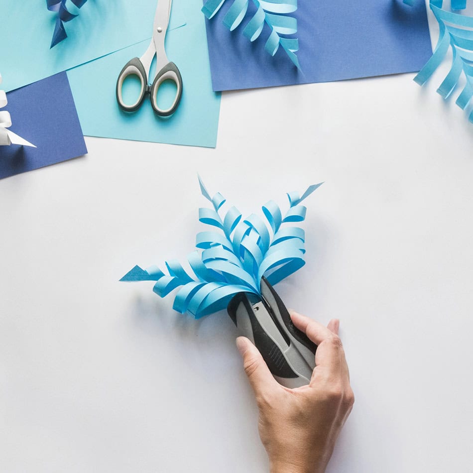 3D Paper Snowflake Craft To Create Winter Wonderland Decor