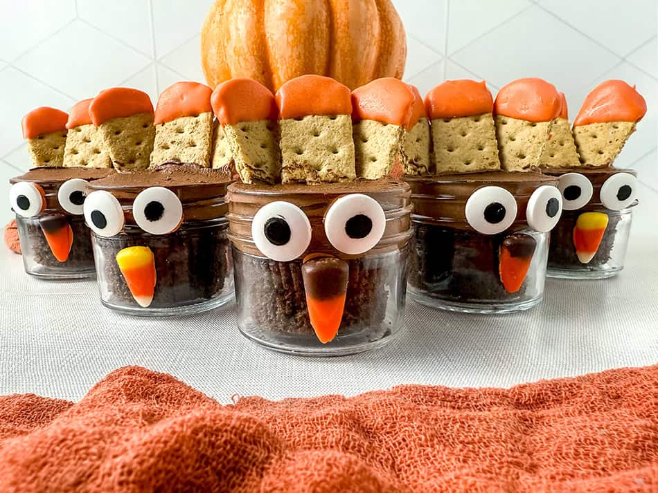 Adorable Mini Turkey Cake Jars That Will Steal the Show at Thanksgiving!
