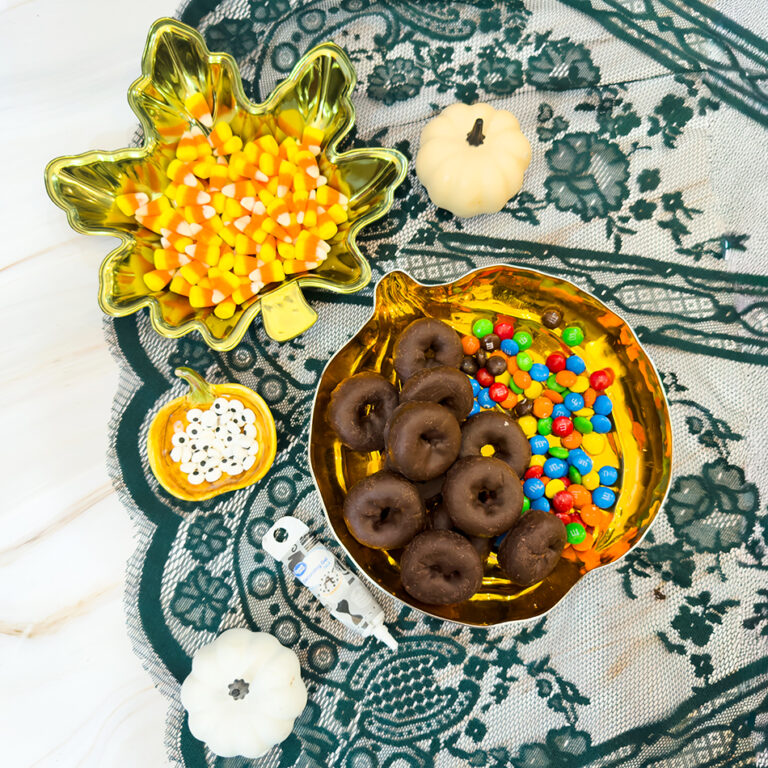 Easy Adorable Turkey Donuts Recipe with Candy Corn for Thanksgiving