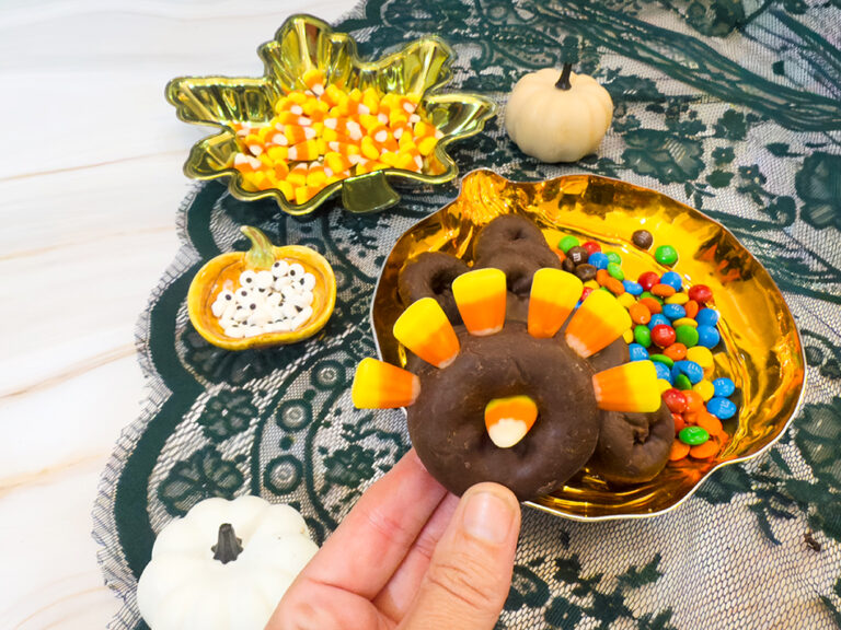 Easy Adorable Turkey Donuts Recipe with Candy Corn for Thanksgiving