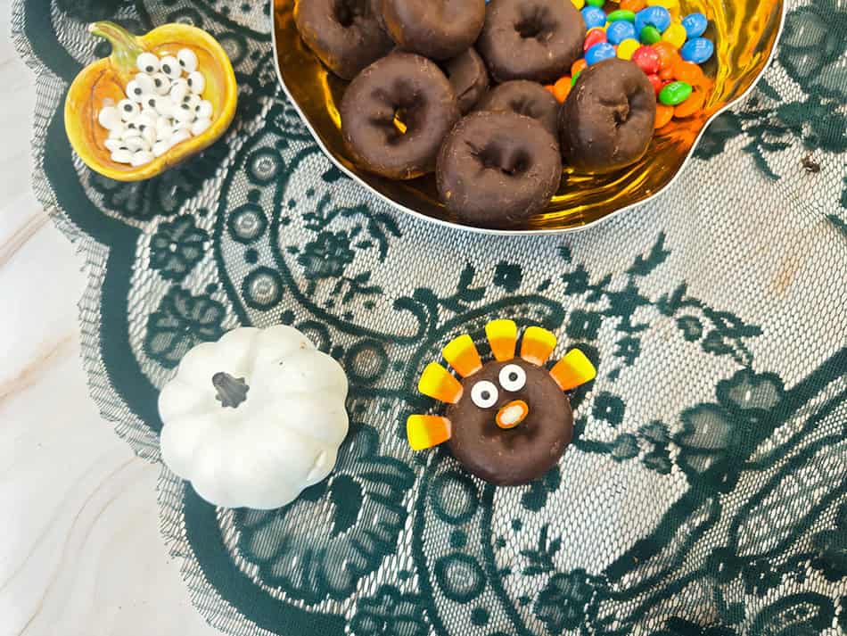 Easy Adorable Turkey Donuts Recipe with Candy Corn for Thanksgiving
