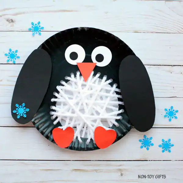 35 Penguin Crafts for Kids to Make This Winter - Easy Arctic Animal DIY ...